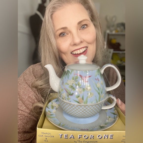 Tea Emporium | Dining | Tea For One Set Teapot Cup Saucer And 25 Tea ...